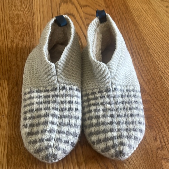 Bombas | Shoes | Nwot Bomba Womens Gripper Slipper Double Cushion Knit ...